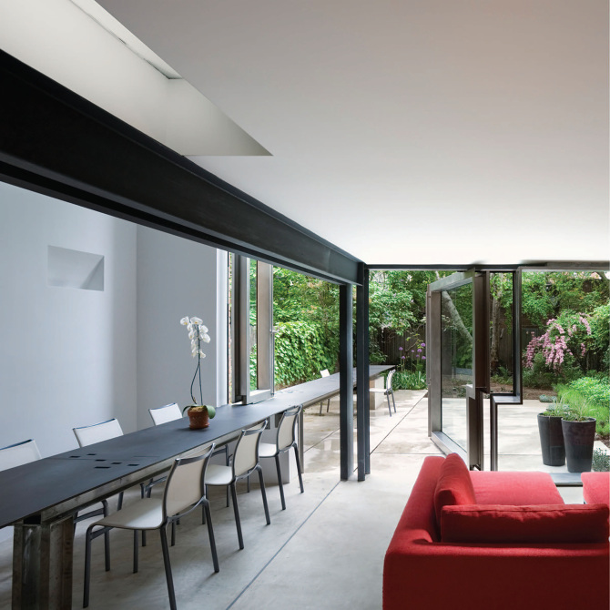 Operable Boundary Townhouse/Garden - Dean/Wolf Architects