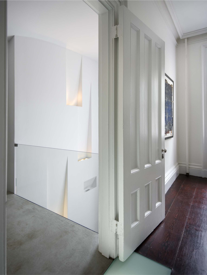 Operable Boundary Townhouse/Garden - Dean/Wolf Architects